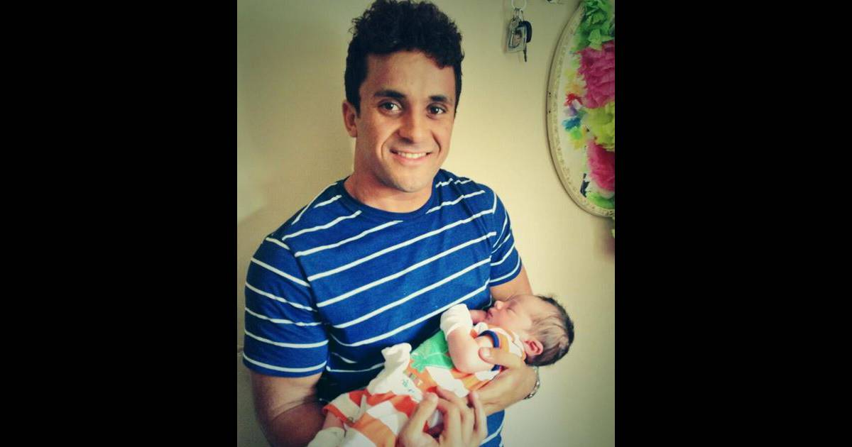 Sam Stanley et son neveu, sur Twitter le 13 juillet 2013 - Purepeople