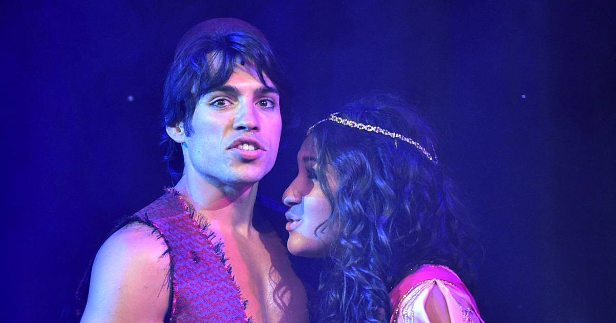 Alexis Loizon, Kaïna Blada - Showcase du spectacle musical Aladin ...