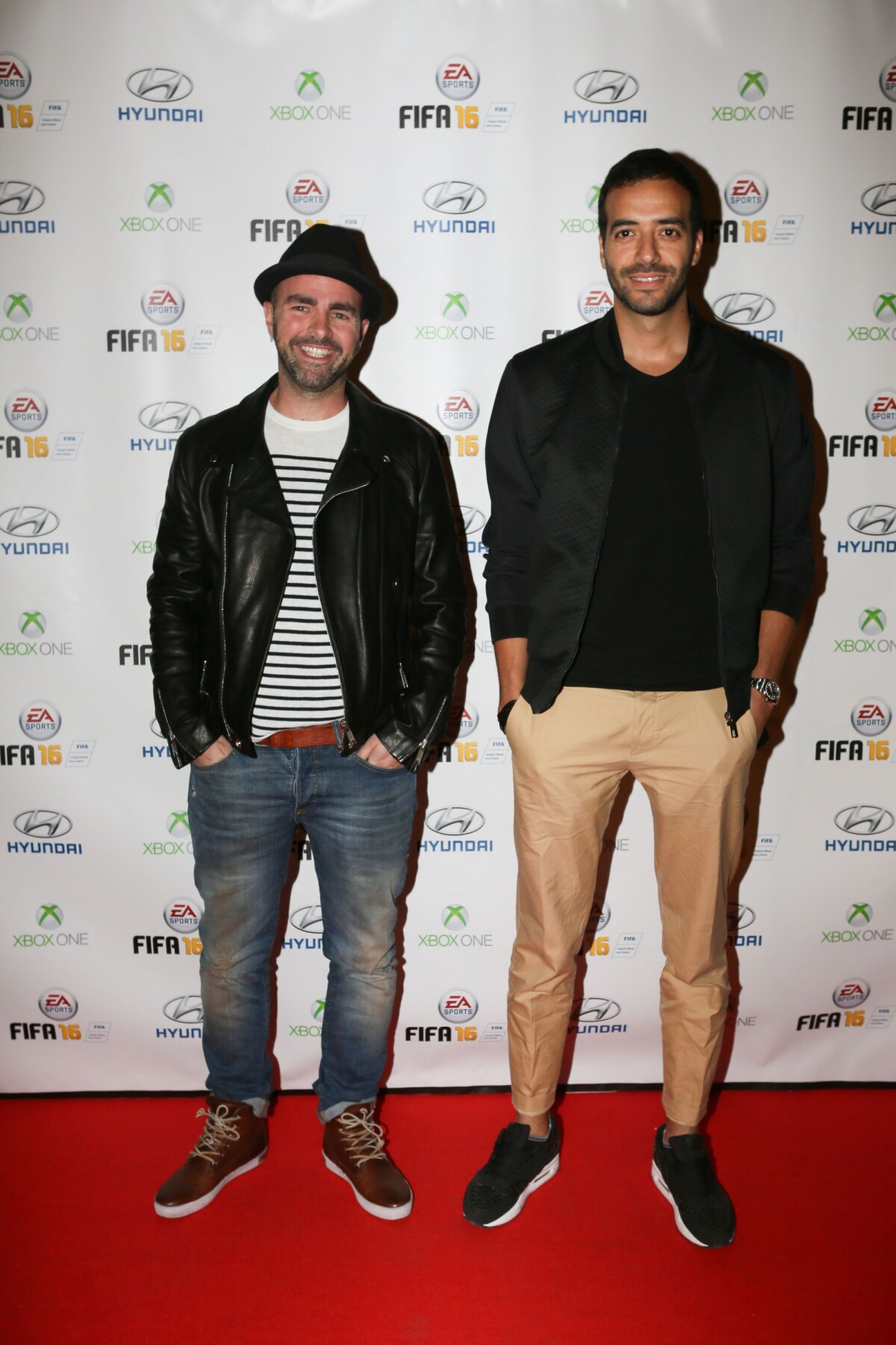 Photo : Tarek Boudali et un ami - Soirée de lancement du jeu vidéo ...