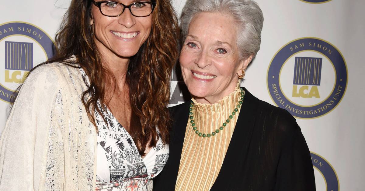 Lee Meriwether et Lesley Aletter à la soirée «Last Chance for Animals ...