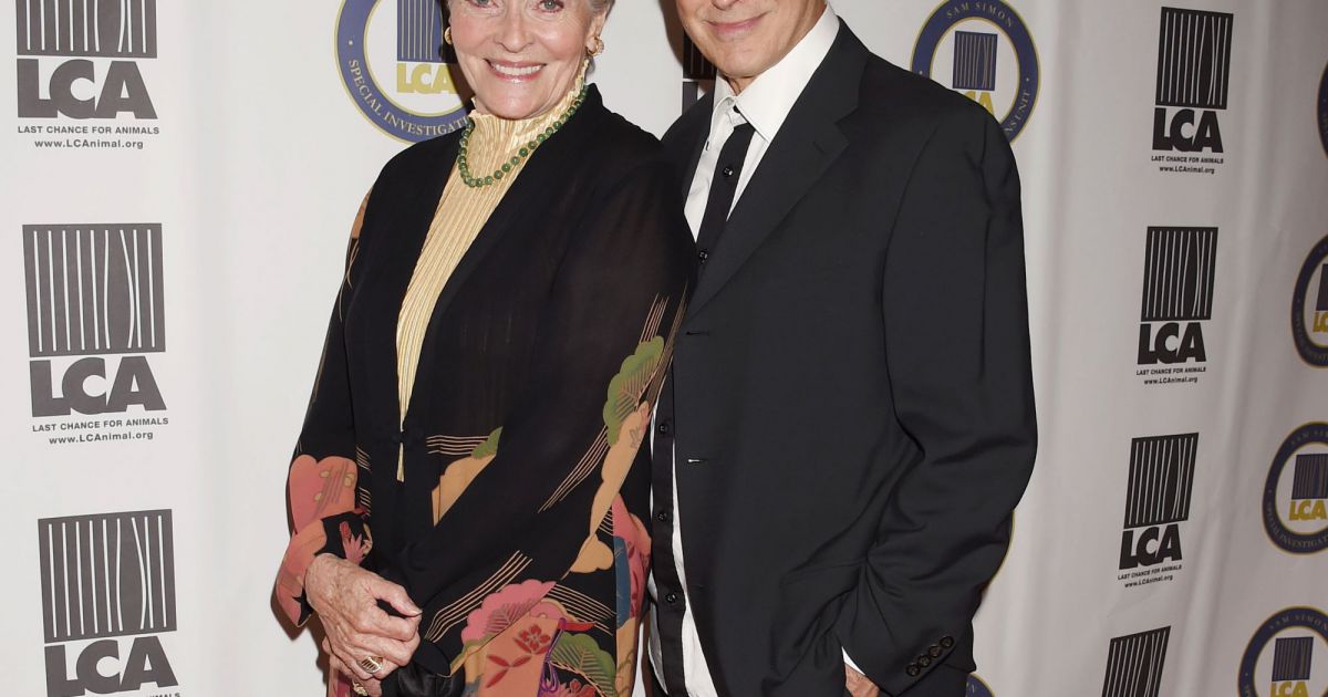 Lee Meriwether et Chris DeRose à la soirée «Last Chance for Animals ...