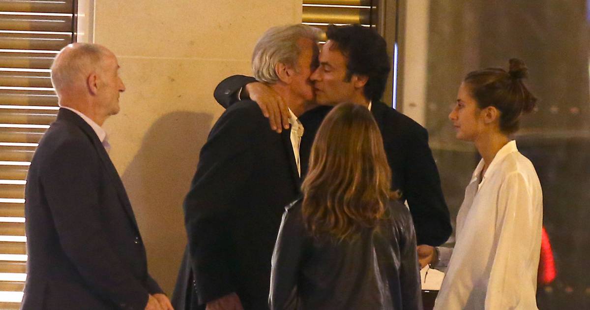 Exclusif - Alain Delon , Anthony Delon et ses deux filles Lou et Liv ...