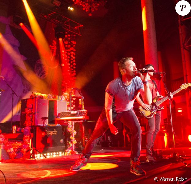 Coldplay : Chris Martin en pleine forme pour un show festif et coloré à ...