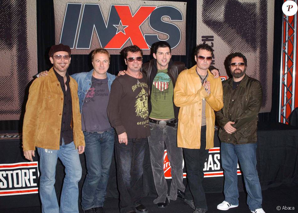 INXS (Garry Beers, 2e en partant de la gauche) lors de la promo de l ...