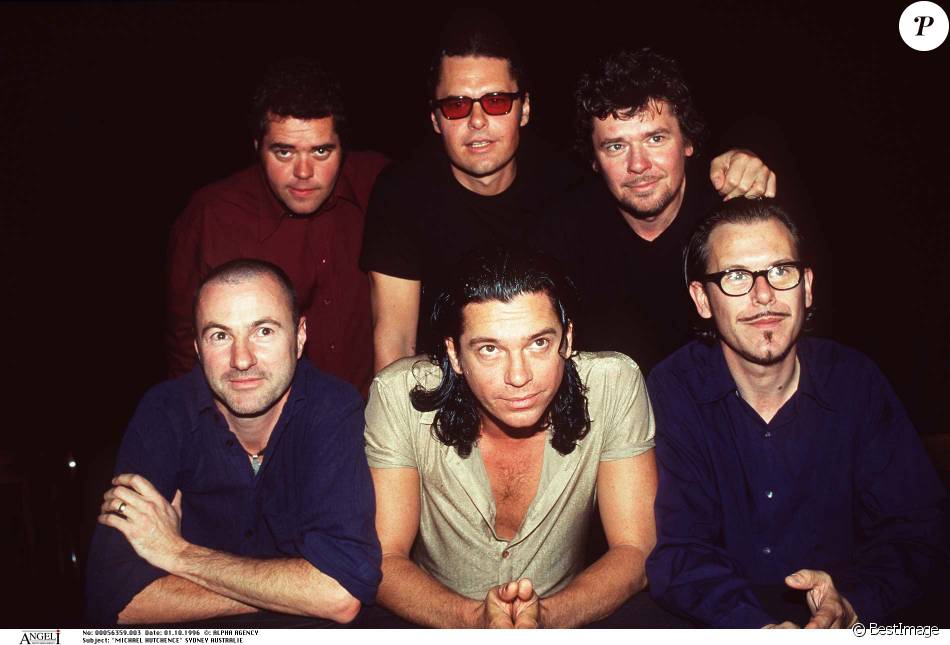 INXS en 1996 (Garry Beers en bas à gauche) - Purepeople