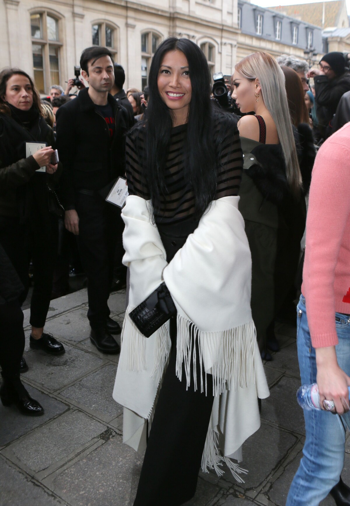 Photo : La chanteuse Anggun - Arrivées au défilé Haute Couture Jean ...