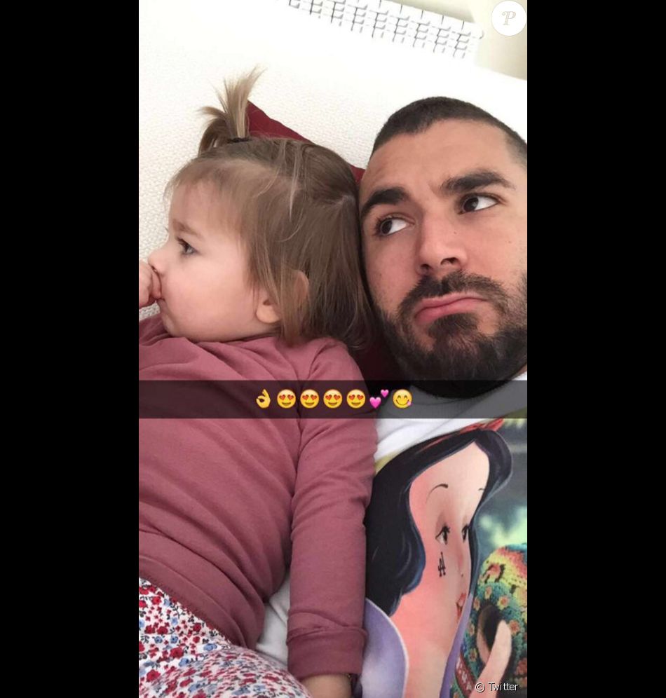 Karim Benzema et sa fille Mélia (2 ans) - février 2016 - Purepeople