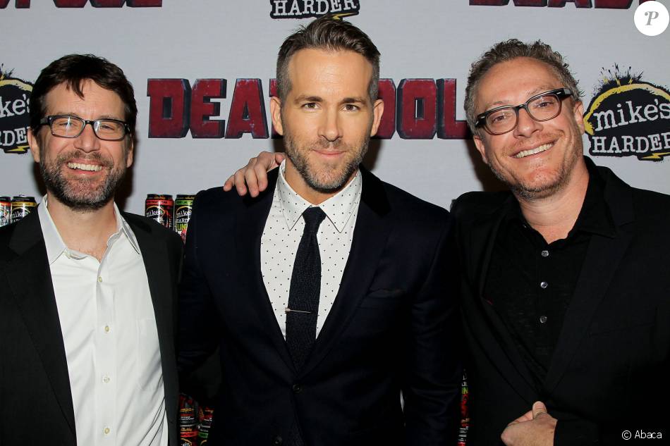 Rhett Reese, Ryan Reynolds, Paul Wernick lors d'une première de ...