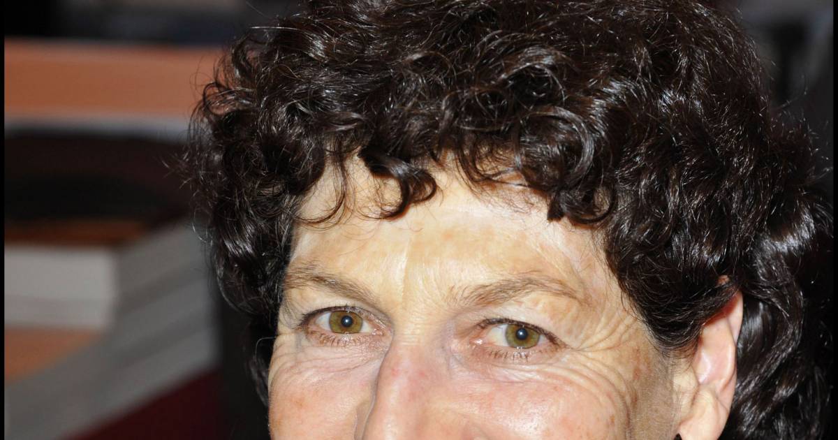 Jeannie Longo au Salon du Livre à Paris, en mars 2011. - Purepeople