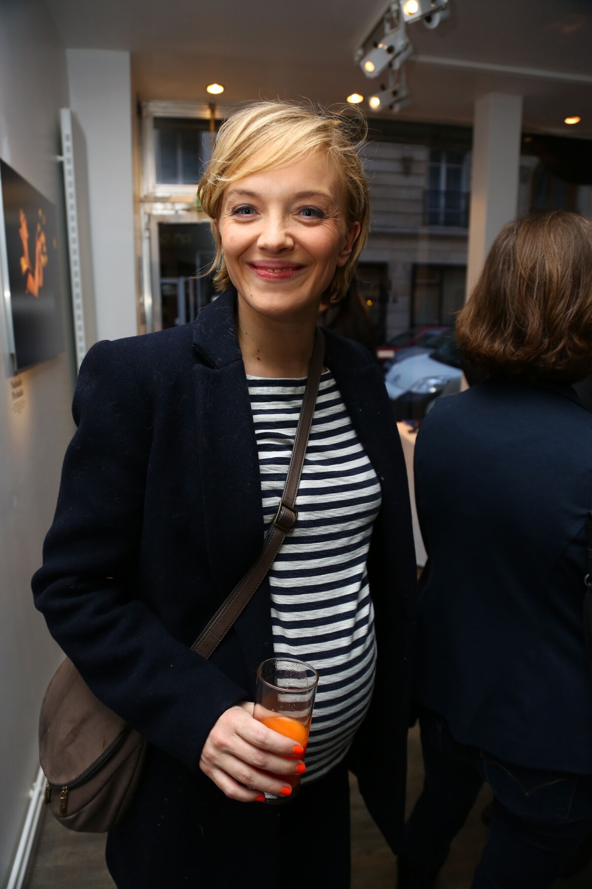 Photo : Maya Lauqué lors de la présentation de l'exposition "Les Filles ...