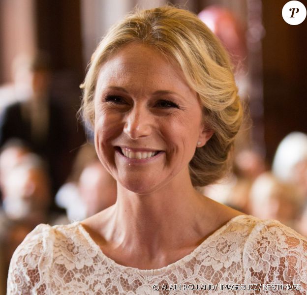 Julie Taton : L'animatrice est maman d'un petit garçon ! - Purepeople