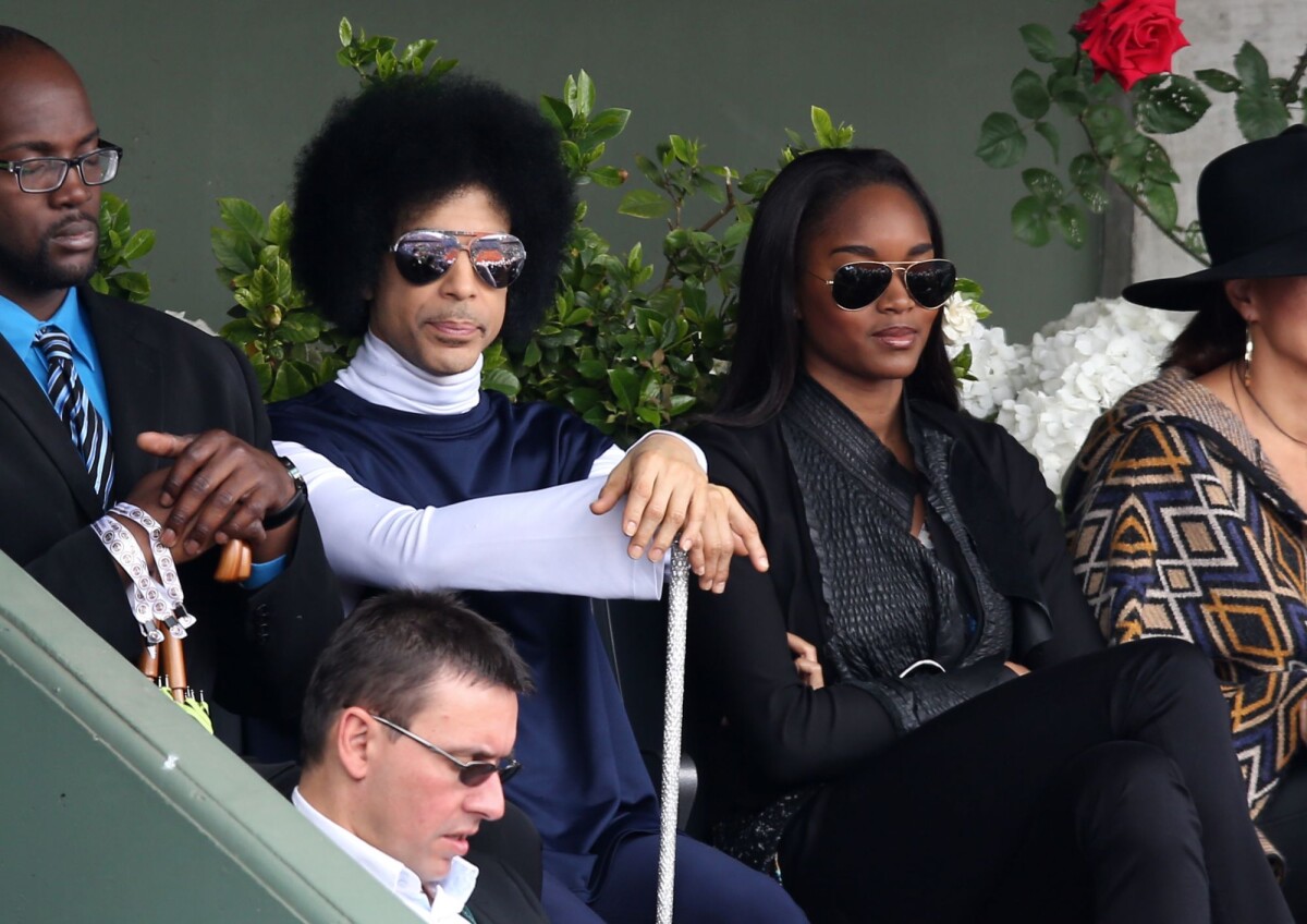 Photo : Le chanteur Prince et sa fiancée Damaris Lewis assistent au ...