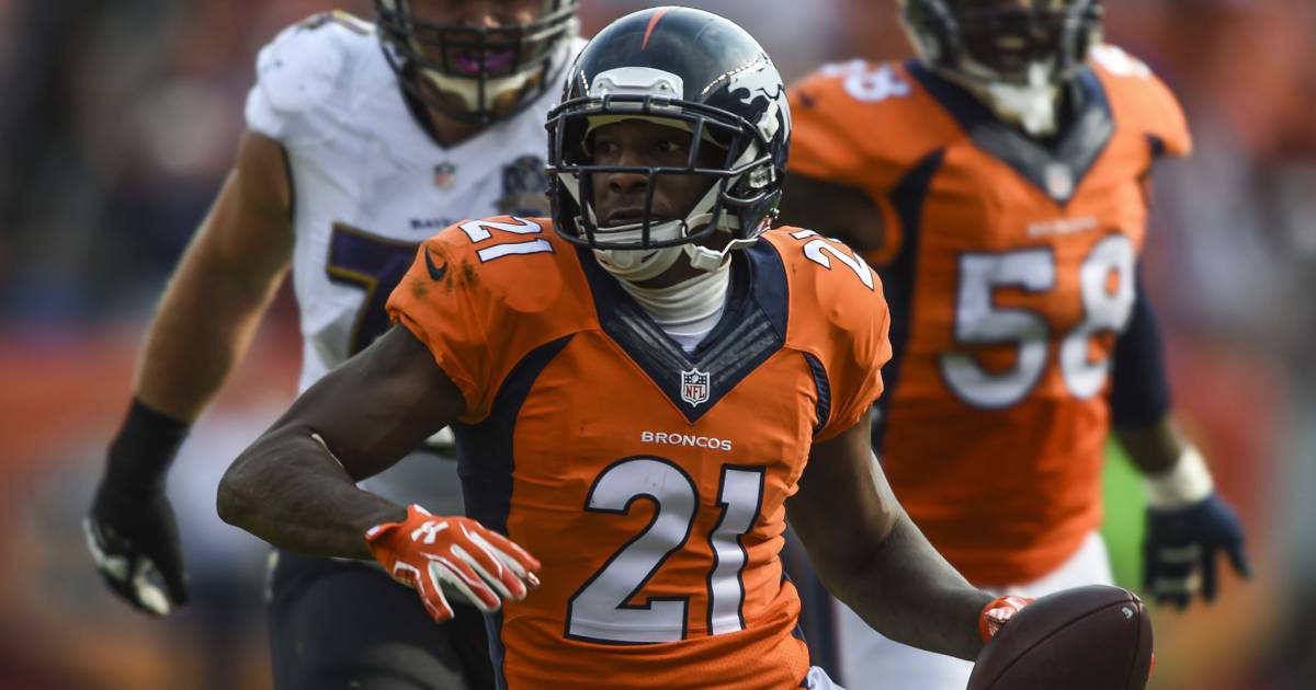 Aqib Talib, cornerback des Denver Broncos avec le numéro 21, retourne ...