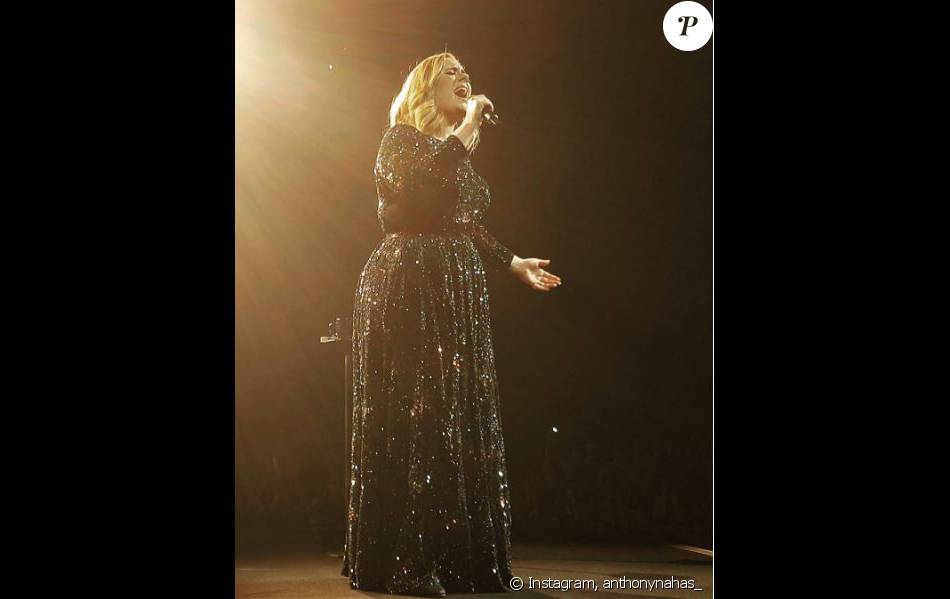 Adele lors de son concert à Paris le 10 juin 2016 - Purepeople