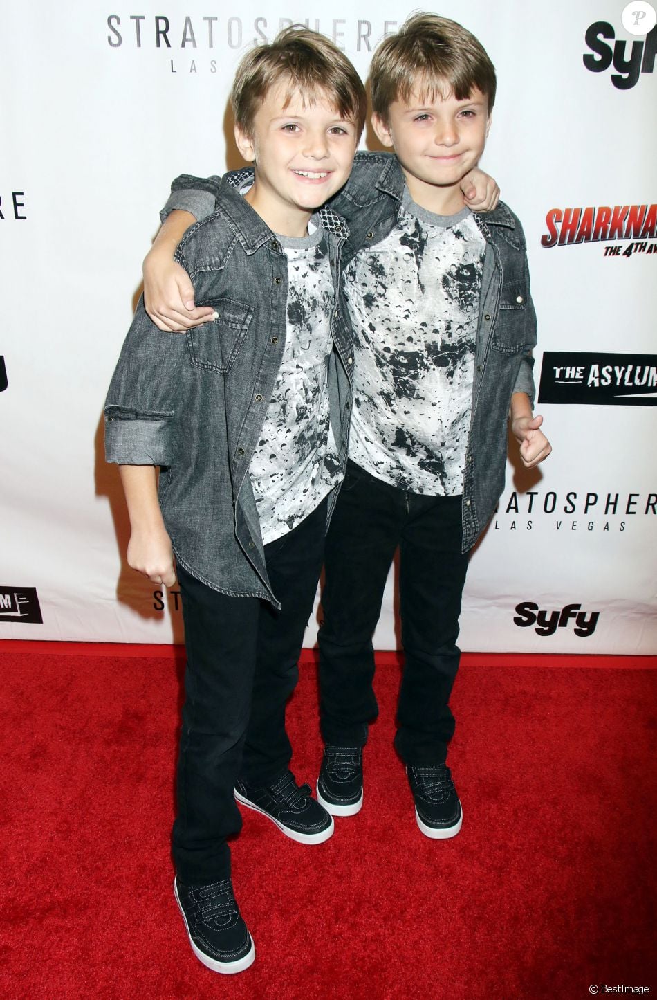 Nicholas Shone, Christopher Shone à la première de Sharknado 4: Awakens ...