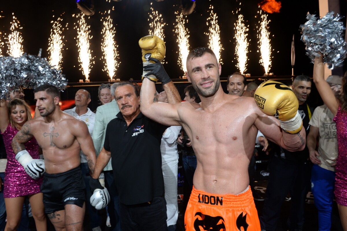 Photo : Le boxeur croate Danijel Solaja et le boxeur Yohan Lidon (Le ...