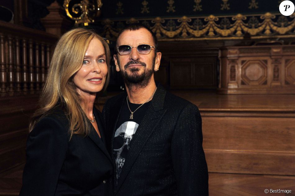 Ringo Starr et sa femme Barbara lors du vernissage de l'exposition ...