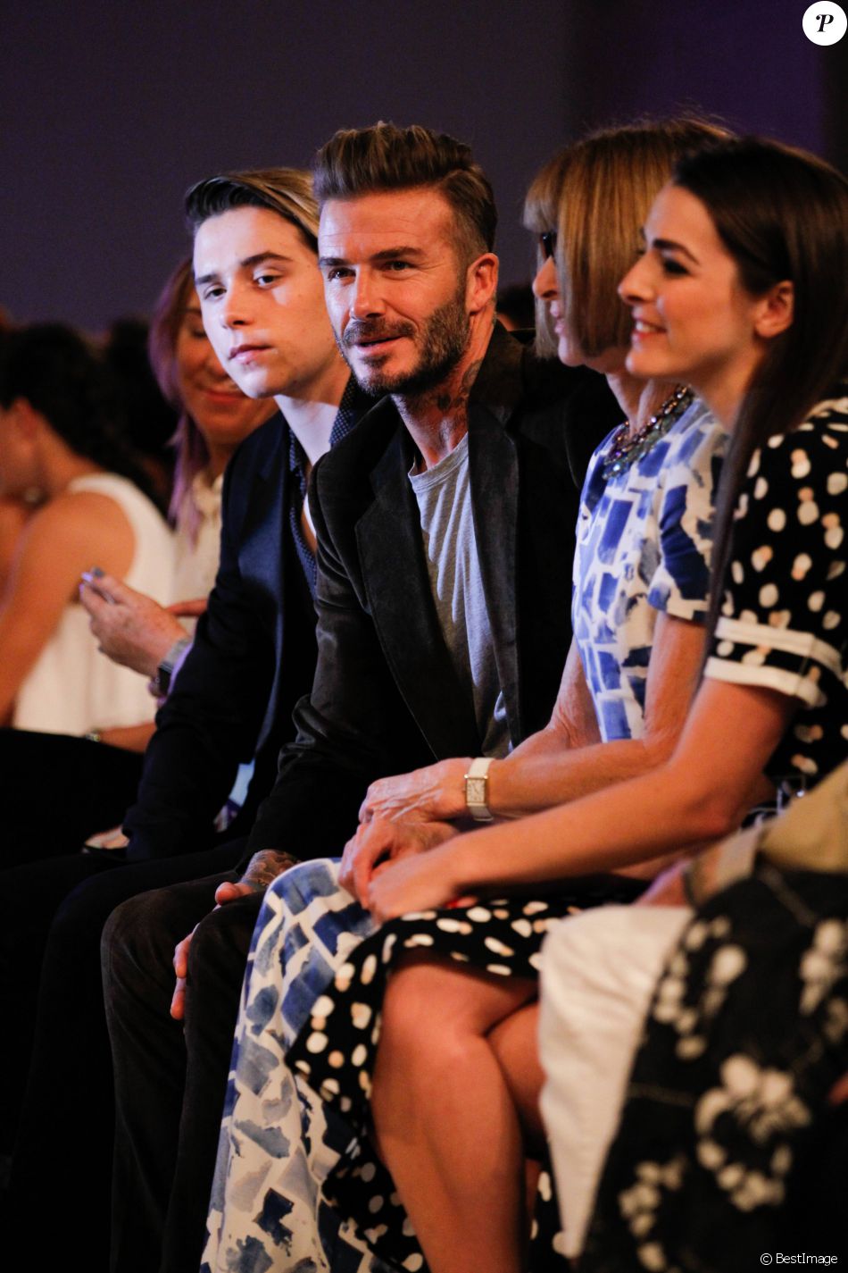 Brooklyn Beckham, David Beckham and Anna Wintour - People au défilé de ...