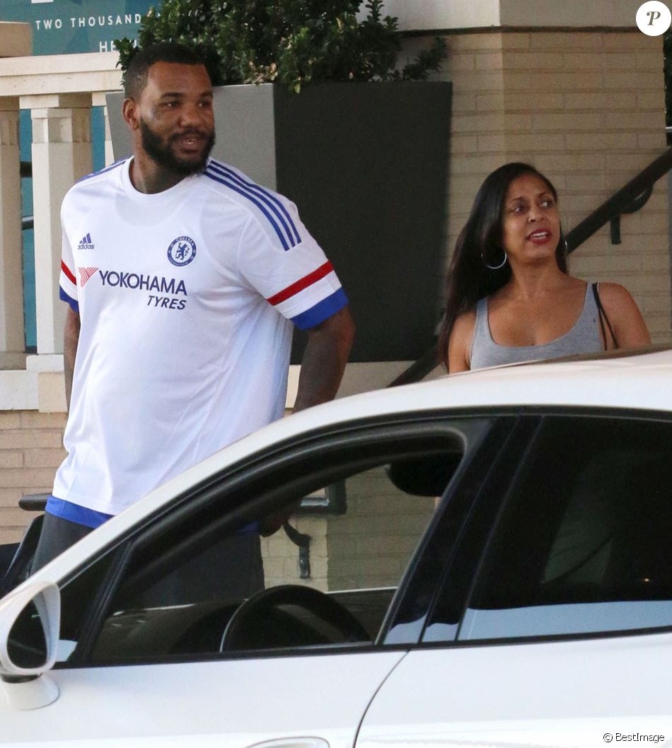 Le rappeur The Game fait du shopping de dernière minute pour Noël avec ...