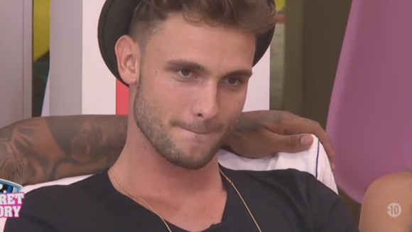Secret Story 10 : Mélanie trop jalouse, bientôt la rupture avec Bastien ...