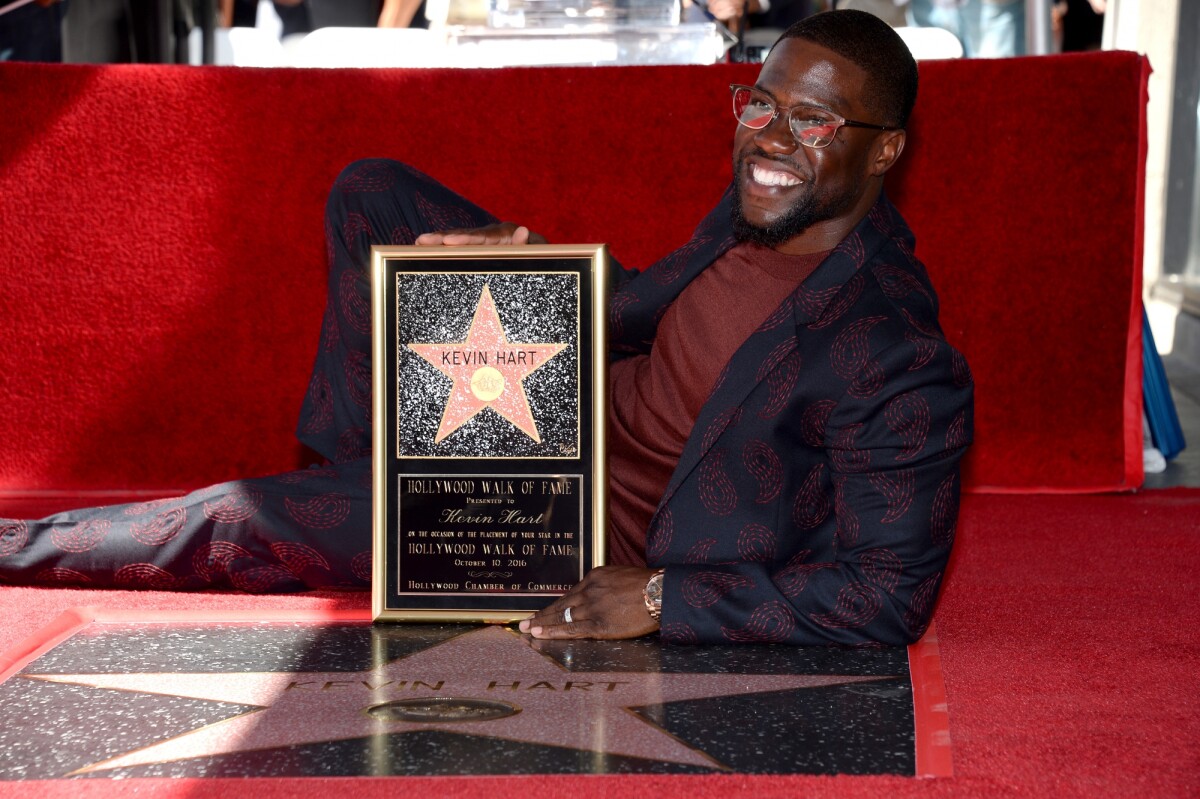 Vidéo : Kevin Hart reçoit son étoile sur le Hollywood Walk of Fame de ...