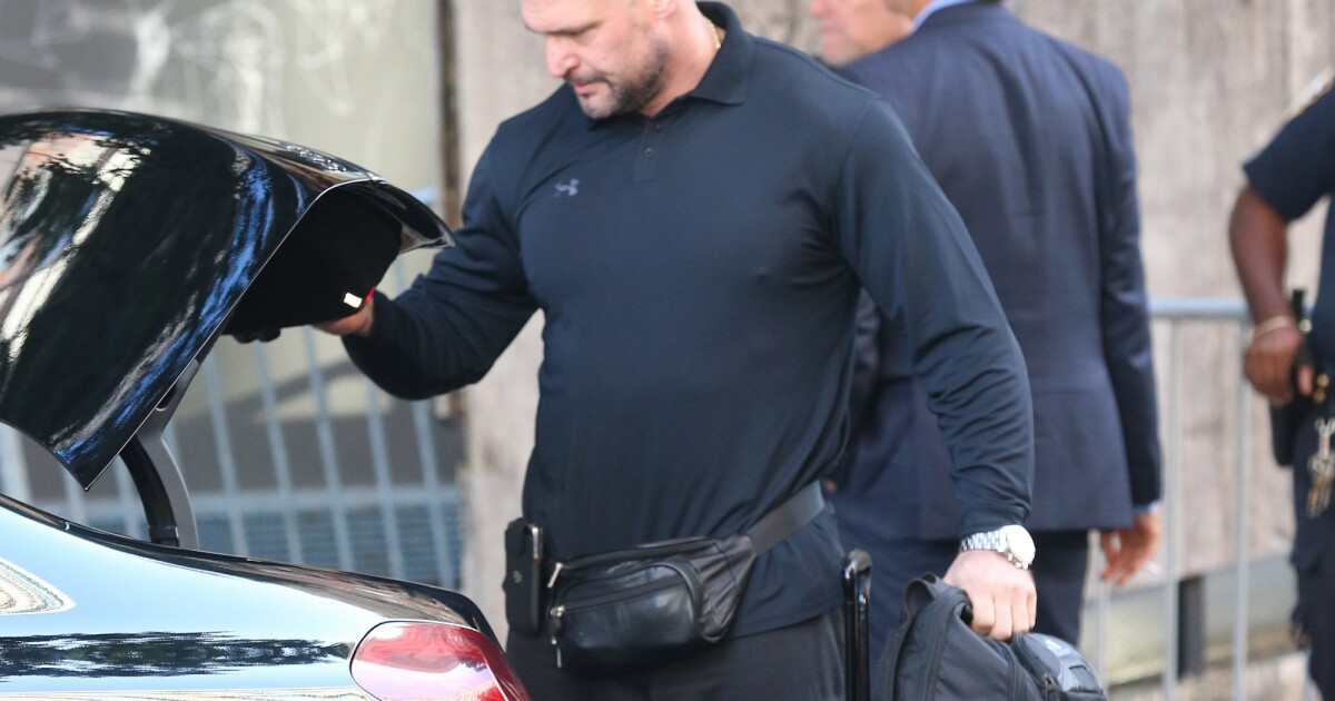Kim Kardashian se sépare de son garde du corps Pascal Duvier - Purepeople