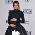 Karlie Kloss sur le tapis rouge des American Music Awards 2016 au ...