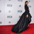 Karlie Kloss sur le tapis rouge des American Music Awards 2016 au ...