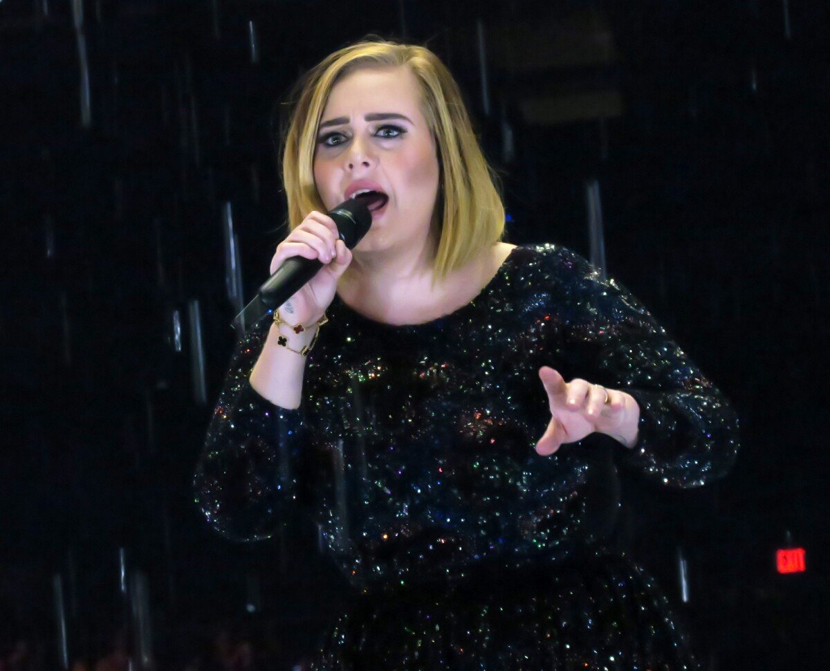 Photo : Adele à la Talking Stick Arena de Phoenix, en Arizona, le lundi ...