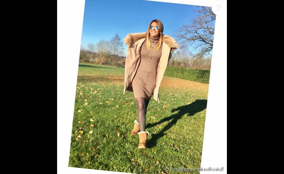 Amélie Neten sexy sur Instagram, décembre 2016 - Purepeople