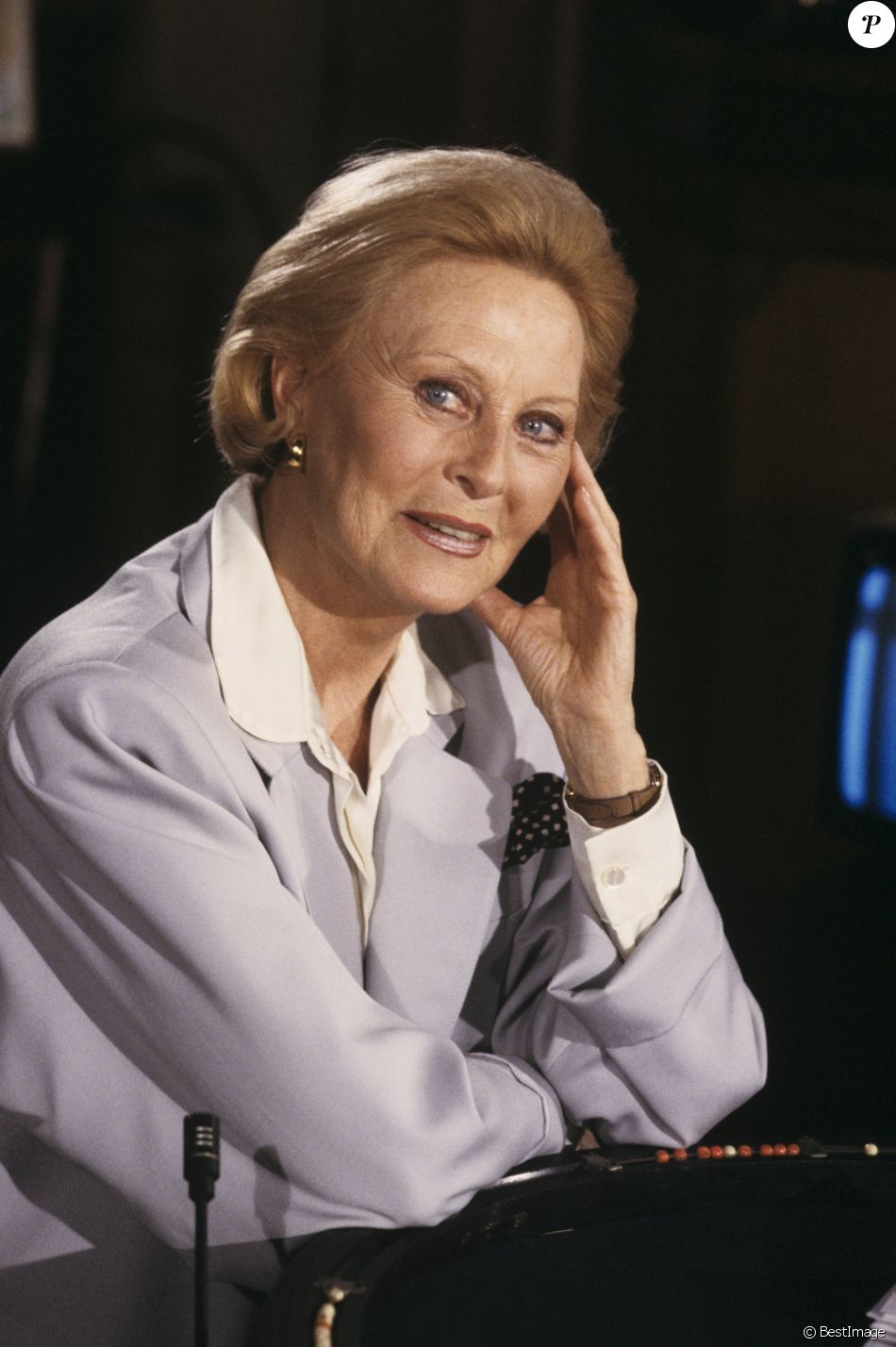 En France, à Paris, Michèle Morgan en décembre 1987. - Purepeople