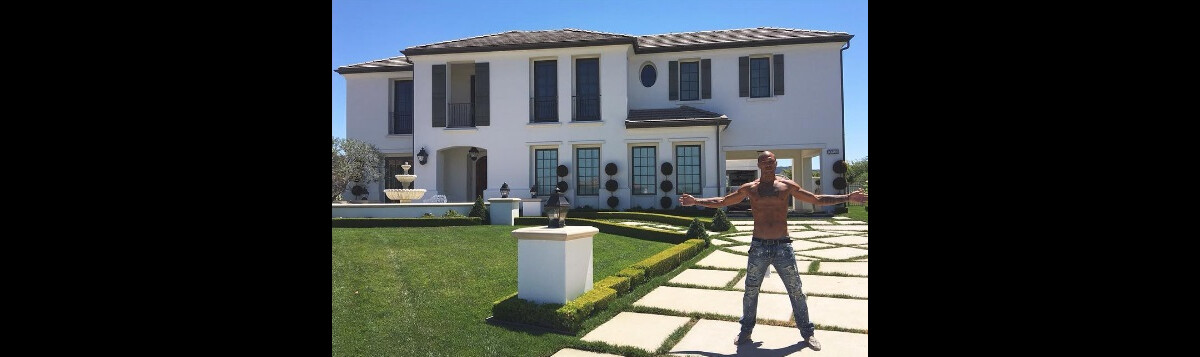 Photo : Jeremy Meeks devant sa propriété en Californie (28 septembre ...