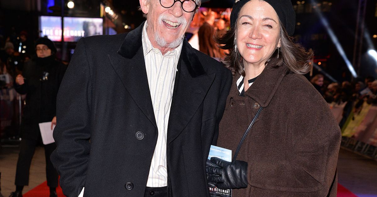 John Hurt et sa femme Anwen Rees-Myers à la première du film The ...