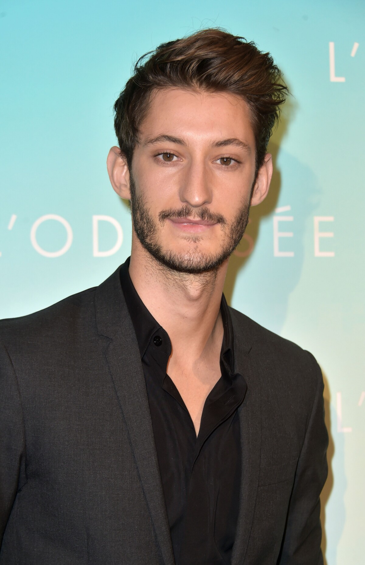 Photo : Pierre Niney (habillé en Dior et montre Montblanc) - Avant ...