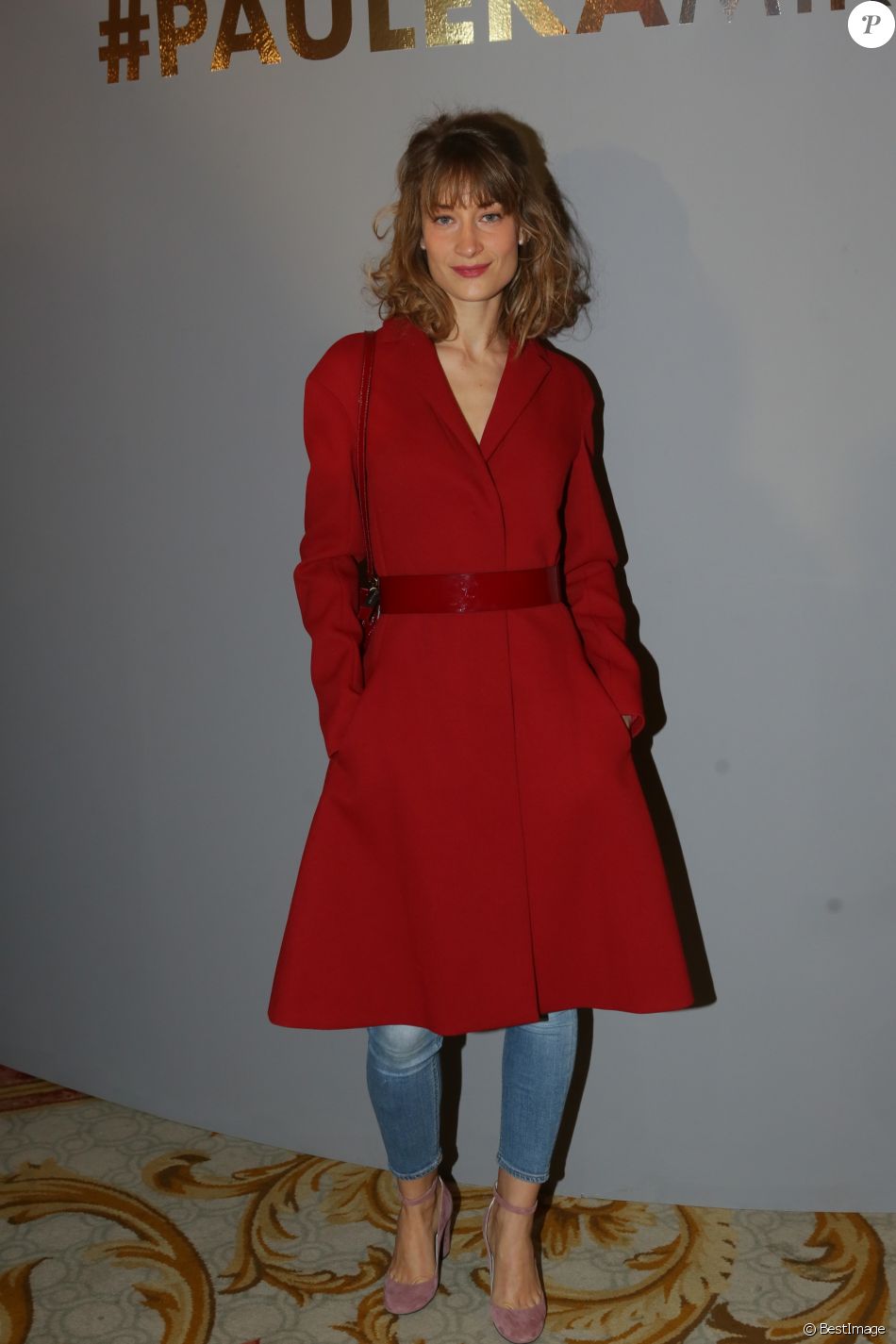 Mathilde Moulinat au défilé de mode Paule Ka collection prêt-à-porter ...