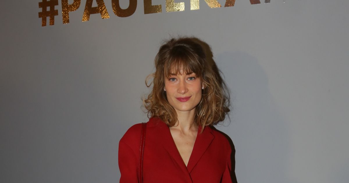 Mathilde Moulinat au défilé de mode Paule Ka collection prêt-à-porter ...