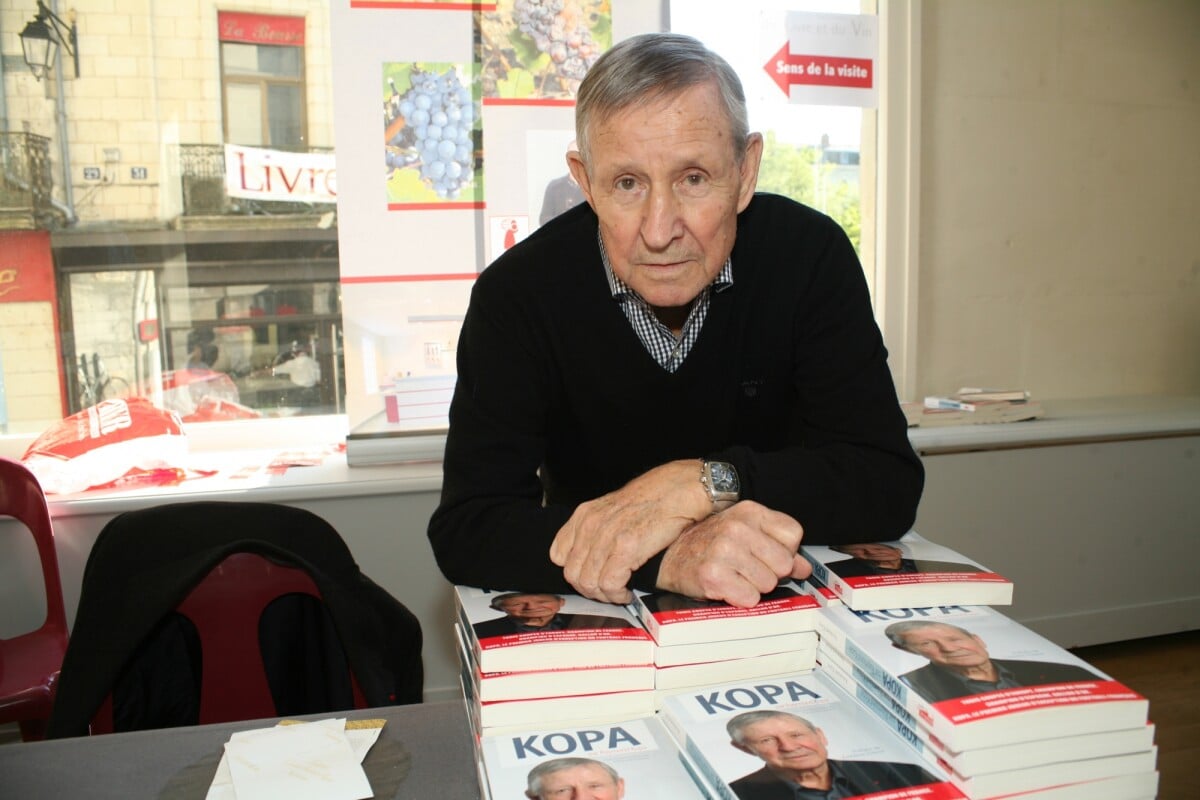 Photo : Raymond Kopa - 20ème édition des Journées Nationales du Livre ...