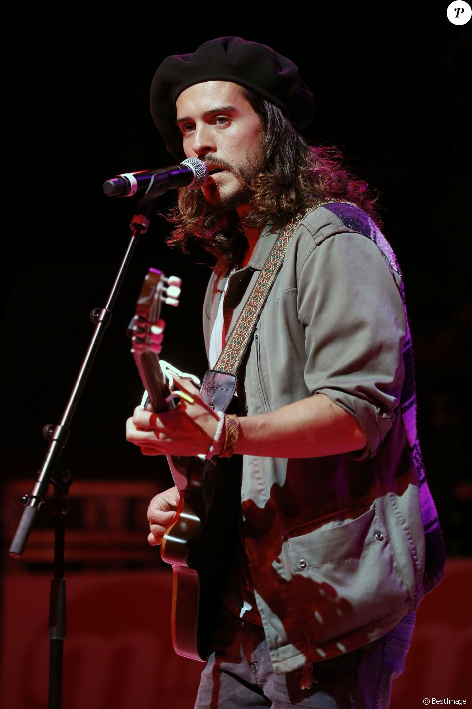 Exclusif - Florian Delavega (du groupe Fréro Delavega) - Concert privé ...