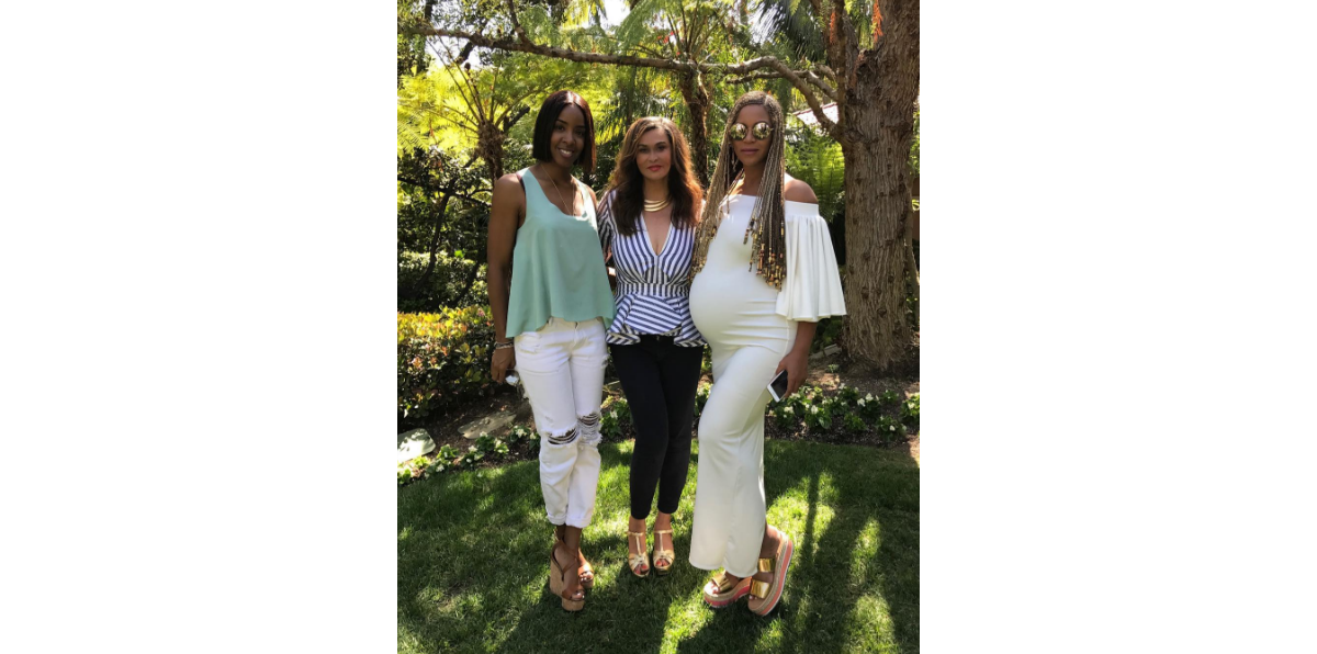 Photo : Kelly Rowland, Tina Lawson et Beyoncé Knowles prennent la pose ...