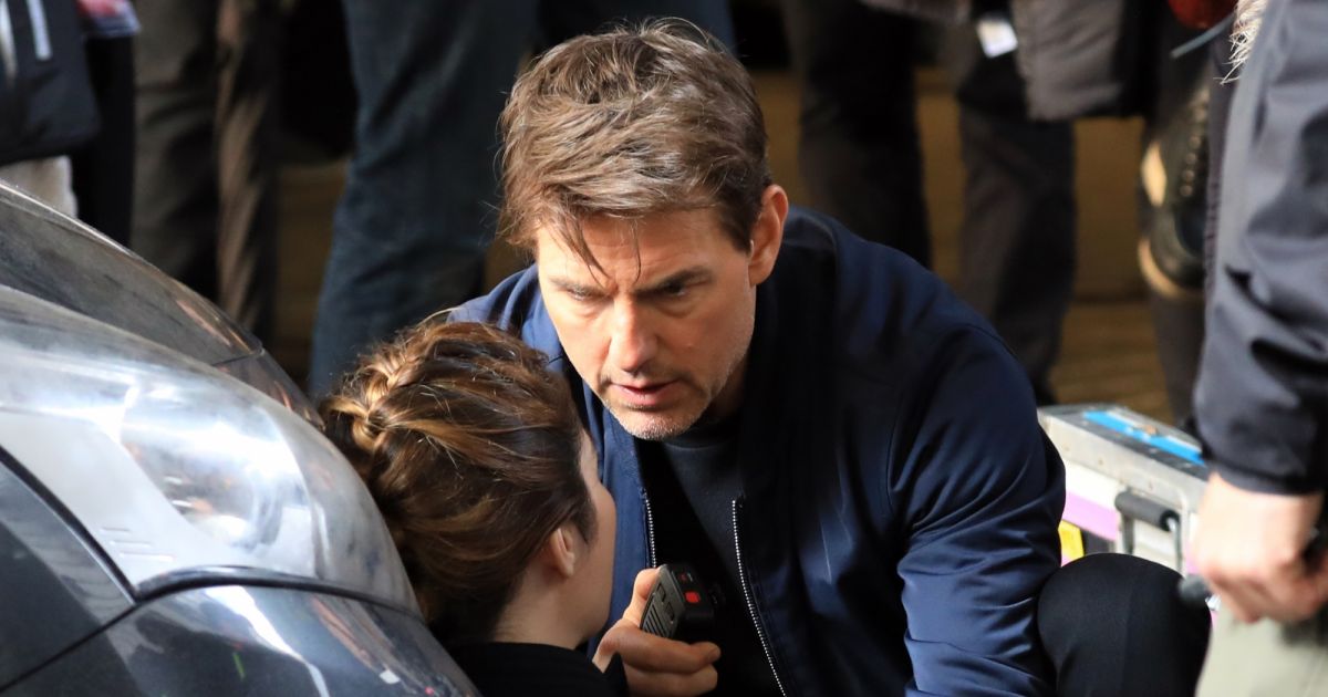 Tom Cruise sur le tournage du film Mission Impossible 6 au métro Passy ...