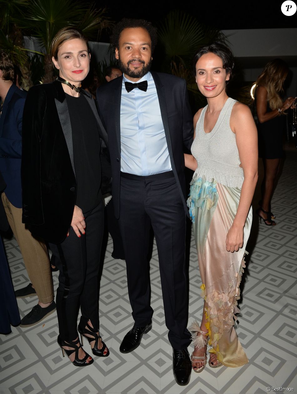Semi-exclusif - Julie Gayet, Fabrice Eboué et sa compagne Amelle Chahbi ...