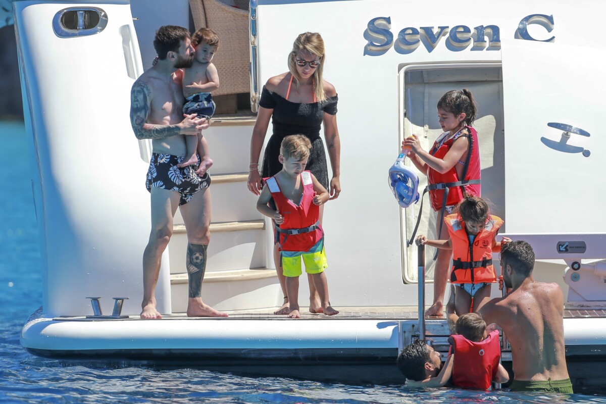 Photo : Lionel Messi et son fils Mateo en vacances sur un yacht avec ...
