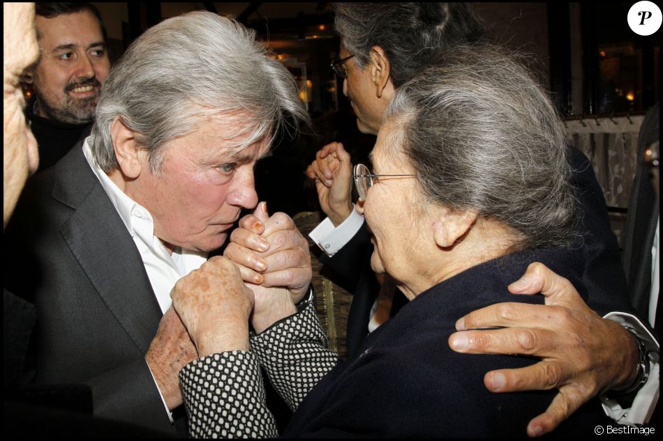 ALAIN DELON, SIMONE VEIL - SOIREE AU CAFE DE FLORE A L'OCCASION DU ...