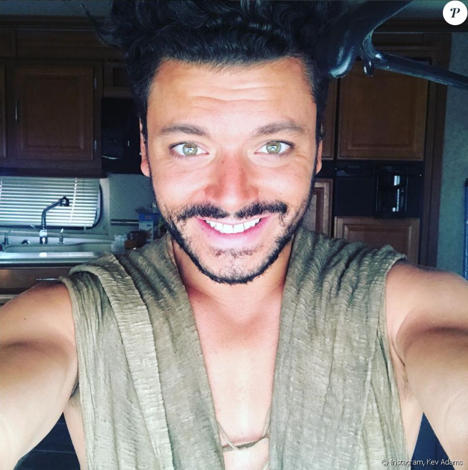 Kev Adams sur le tournage d'Alad 2. Août 2017. - Purepeople