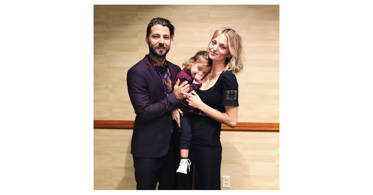 Amanda Booth, Mike Quinones et leur fils Micah. Novembre 2017. - Purepeople