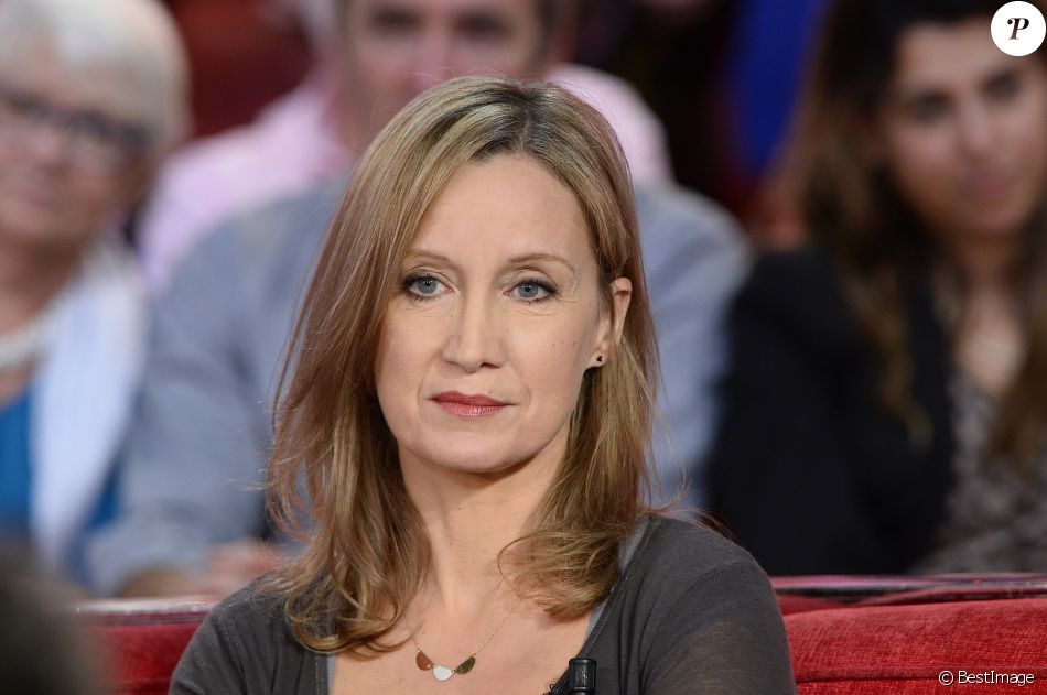 Catherine Marchal - Enregistrement de l'émission Vivement Dimanche à Paris le 15 Décembre 2015 ...