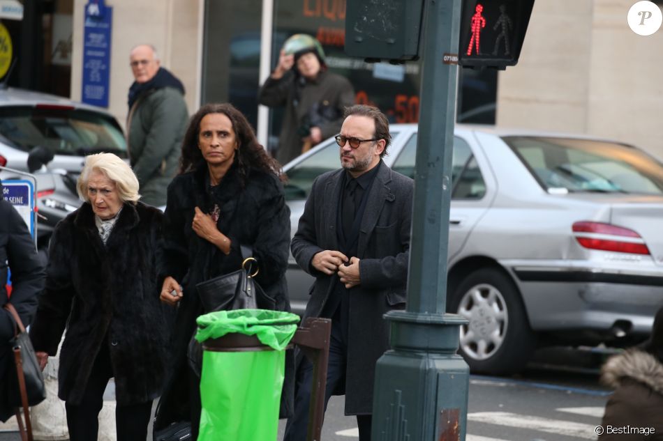 Vincent Perez et sa femme Karine SIlla - Obsèques de Andrée Sarkozy ...