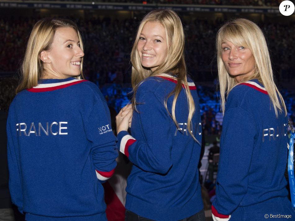 EXCLUSIF - Clémence Bertrand, Julia Lang et Isabelle Camus - 1er match ...