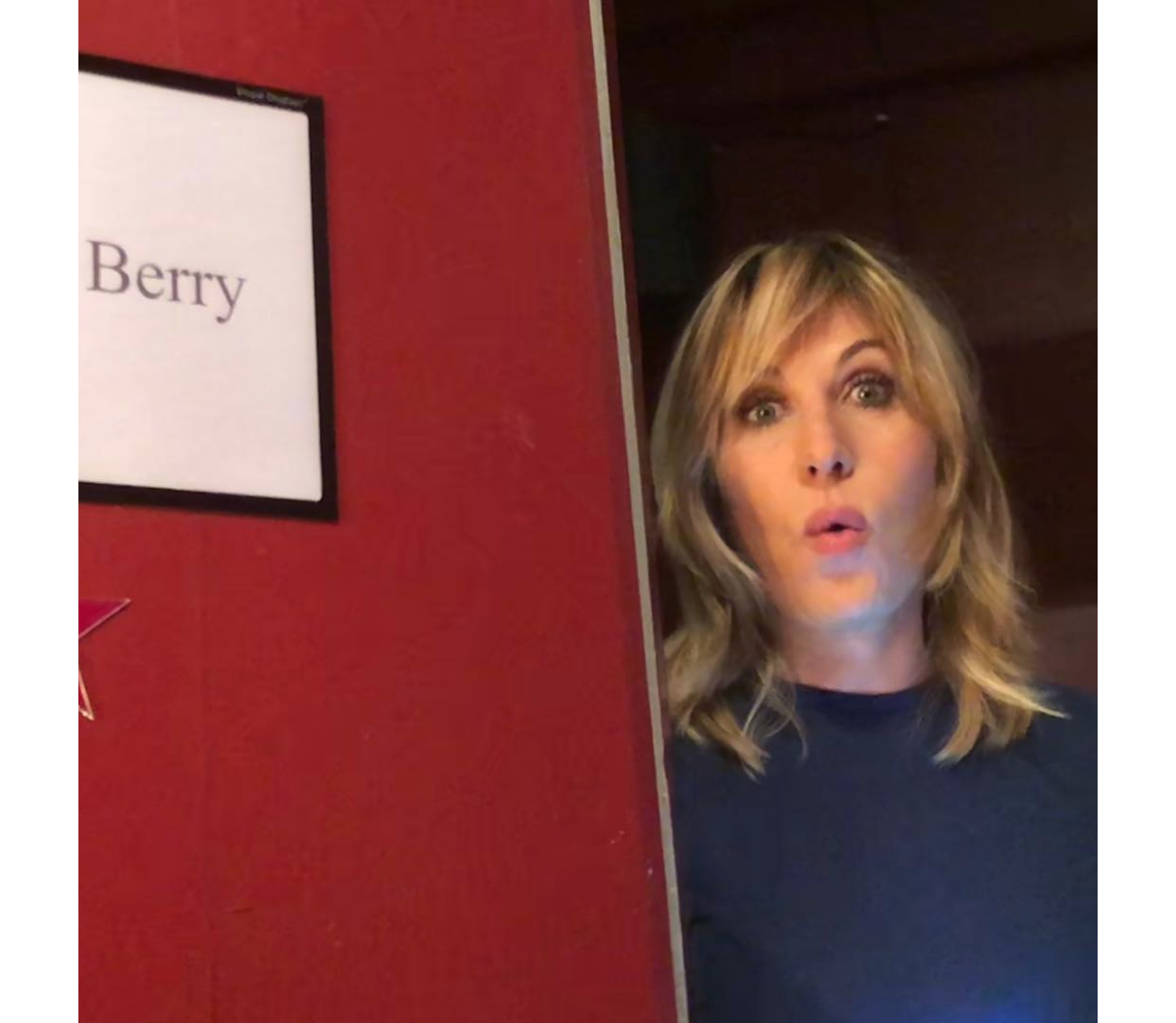 Photo : Mathilde Seigner dans les loges du Théâtre de Paris, le 18 ...