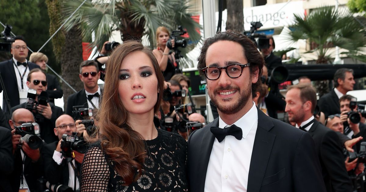 Thomas Hollande et sa compagne Emilie Broussouloux - Montée des marches ...